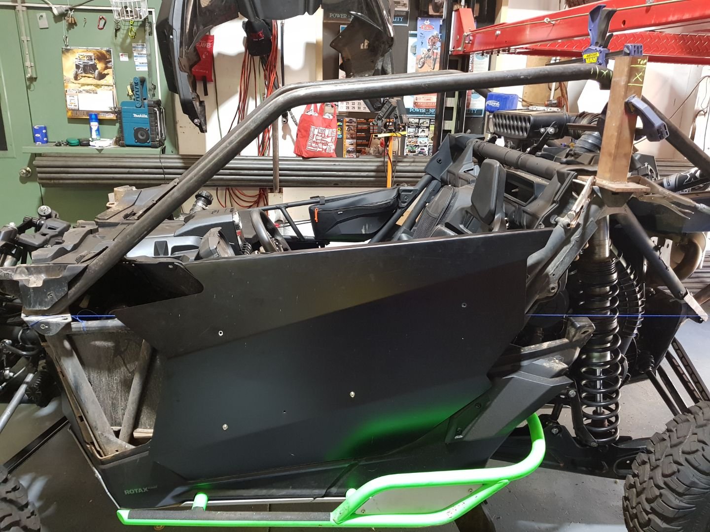 Lighter – Stronger – Faster – Cagetec